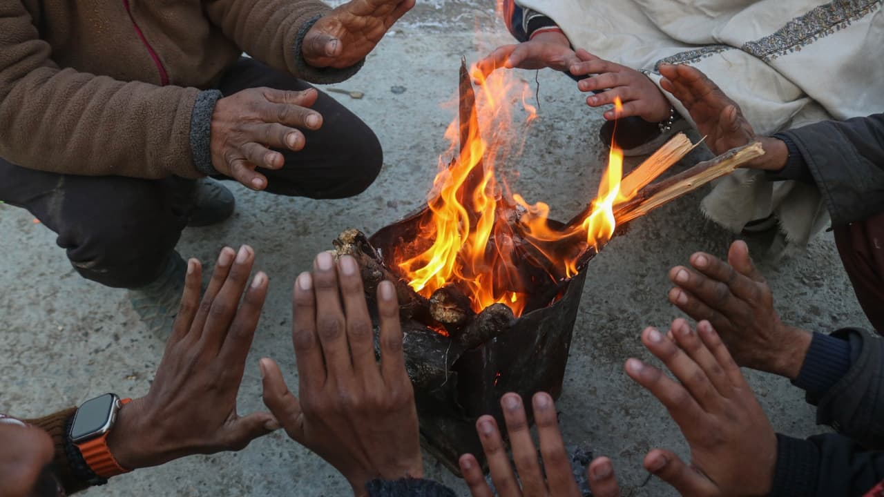 Kolkata Weather LATEST Update: Late Winter Chill Bites City; Check ...