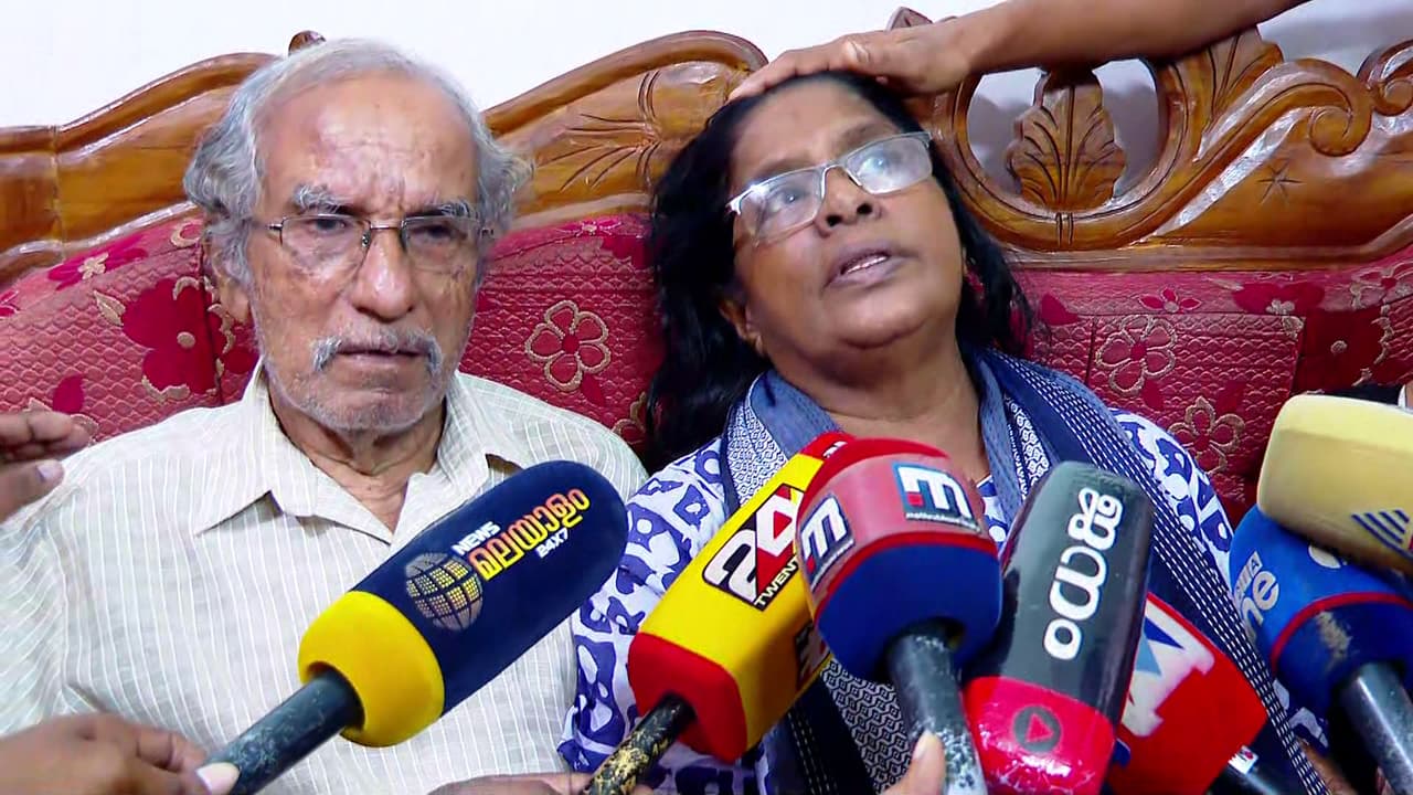 ദീപക്കിന്‍റെ ആത്മഹത്യയില്‍ പ്രതികരിച്ച് മാതാപിതാക്കൾ Deepak suicide ...