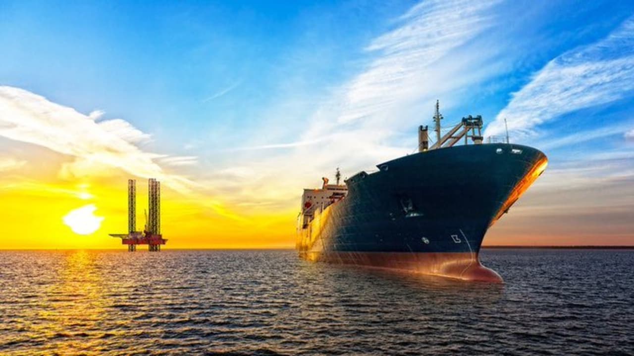 Geopolitics At Sea: Russia Oil Tanker Makes U-Turn From China, Heads To ...