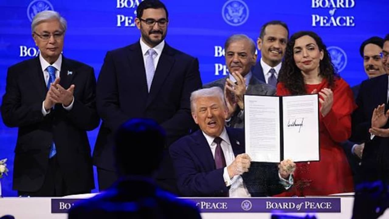 US President Donald Trump Signs Charter of ‘Board of Peace’ at Davos ...
