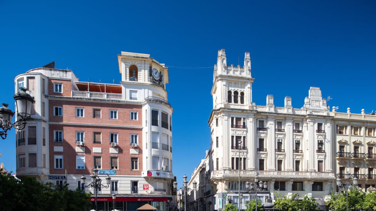 Love Walking While Travelling? Top 5 Walkable Cities to Explore on Foot ...