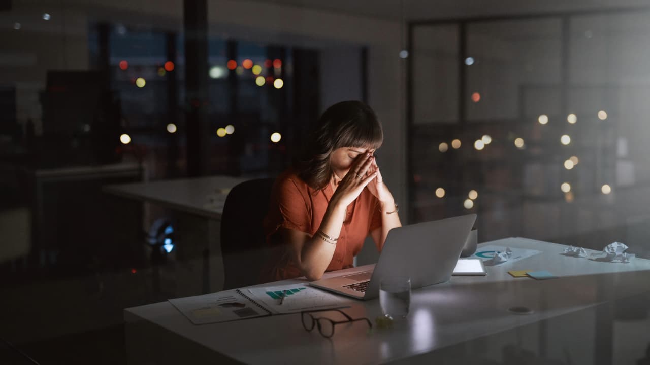 Viral Alert! China Woman Takes 5-Hour Nap at Work Over Low Salary ...