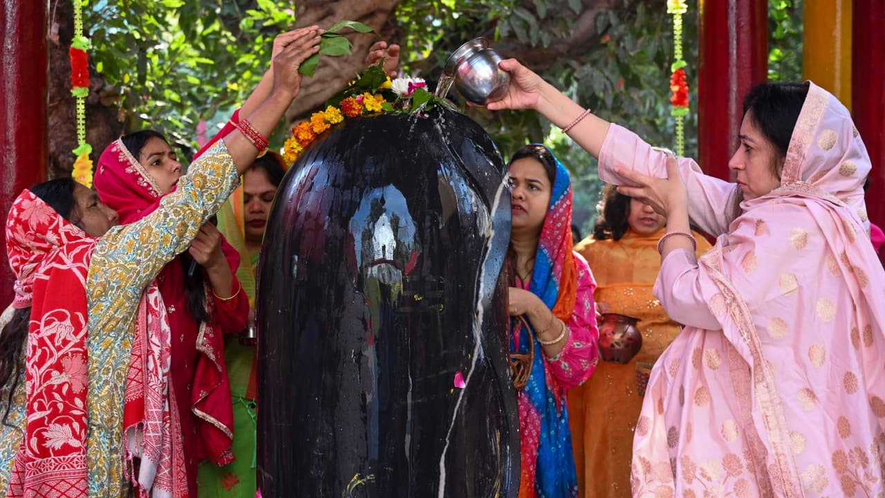 মহাশিবরাত্রি ২০২৬: কী করবেন, কী করবেন না | উপবাস ও পুজোর নিয়ম। Maha ...