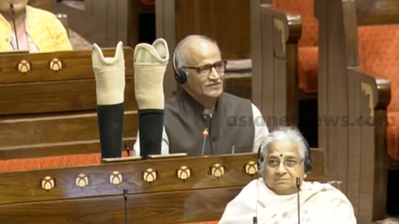 Sadanandan Master Put Artificial Limbs Rajya Sabha വെപ്പുകാ ...