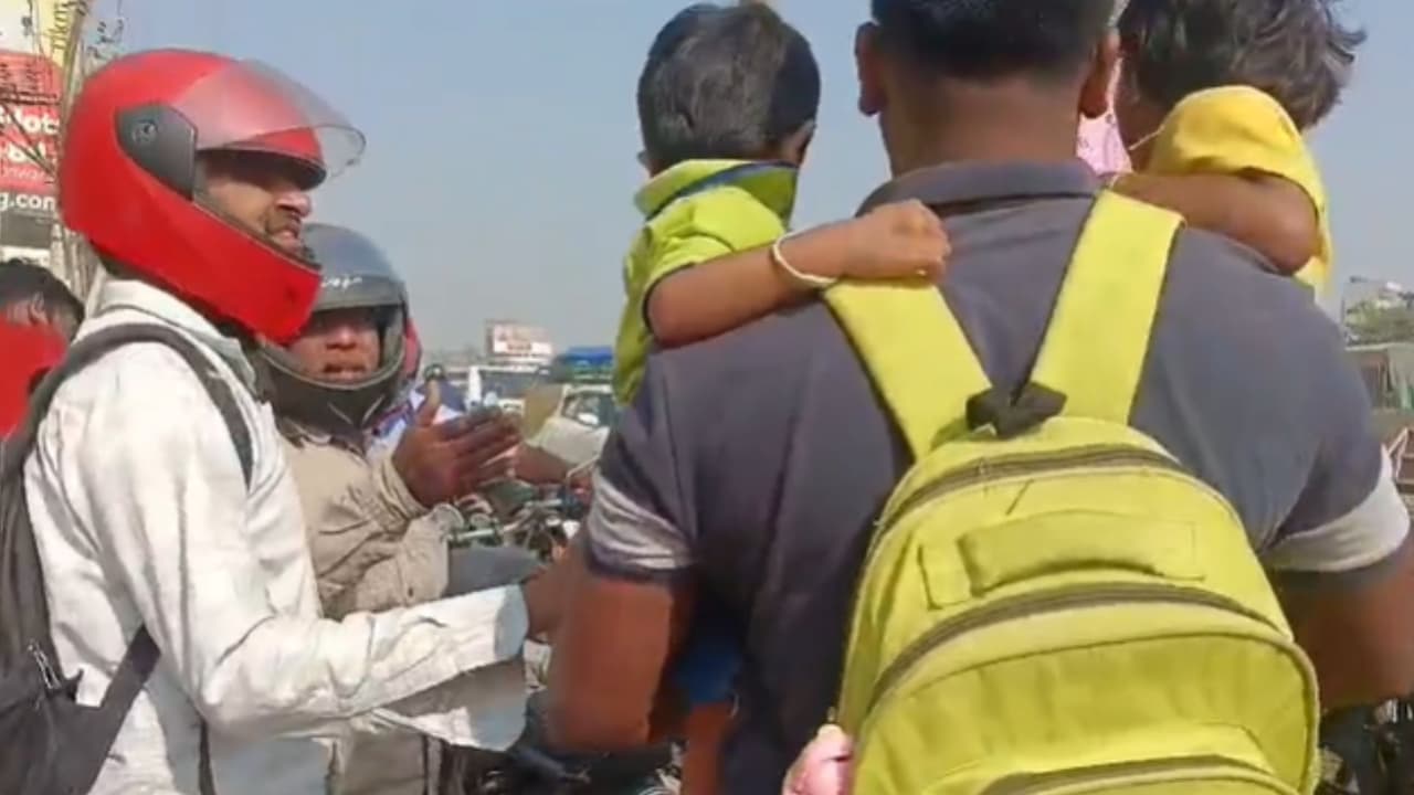 Bengaluru: Father, Children Narrowly Escape After Scooter Hits Pothole ...