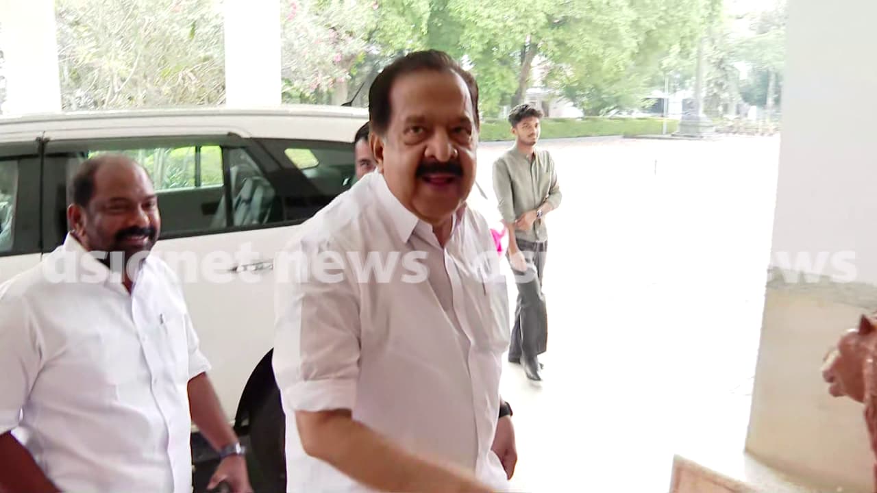 congress leader ramesh chennithala visit orthadox head quarters ...