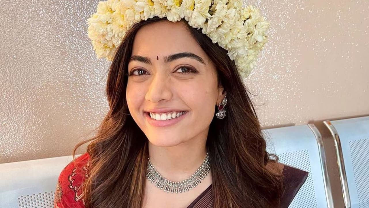 Rashmika Mandanna Performs ‘Angaaron’ From Pushpa 2 at Sangeet for ...