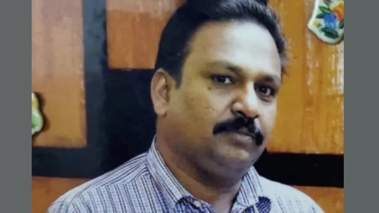 ഉത്സവത്തിനിടെ വെളിച്ചപ്പാട് കുഴഞ്ഞുവീണു, ആശുപത്രിയിലെത്തിച്ചെങ്കിലും ...