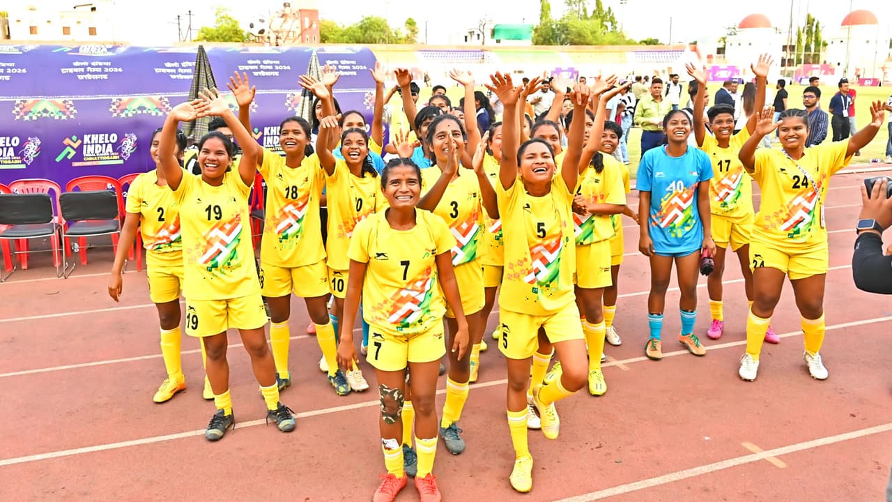 Khelo India Tribal Games: छत्तीसगढ़ ने झारखंड को हराकर महिला फुटबॉल में ...