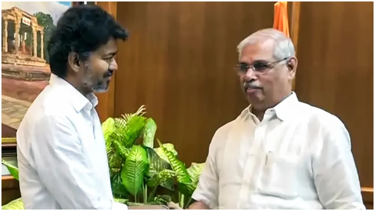 Governor Hails Twice National Anthem Rendering രണ്ടു തവണ ദേശീയഗാനം ...