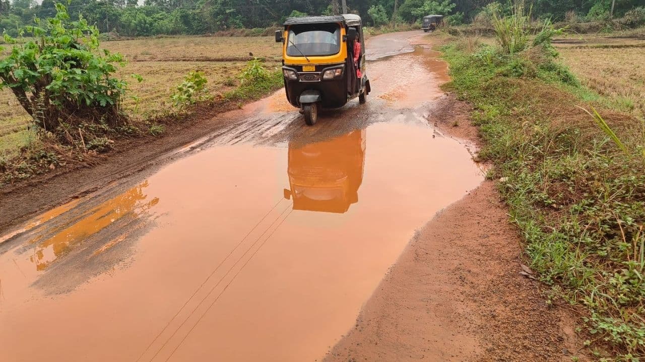 Heavy Rain Causes Waterlogging and Traffic Disruption in Coastal Areas ...