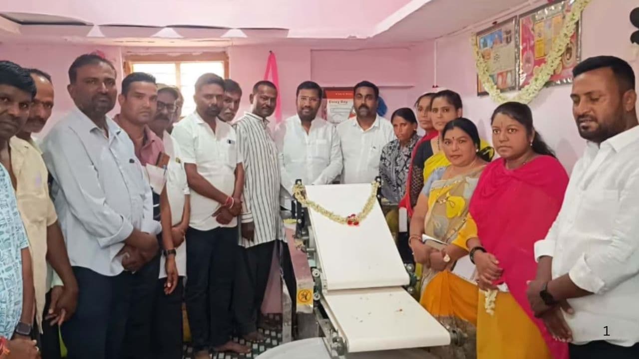 ಗೃಹಲಕ್ಷ್ಮೀ ಹಣದಲ್ಲಿ ರೊಟ್ಟಿ ಕೇಂದ್ರ ಆರಂಭಿಸಿ ಸ್ವಾವಲಂಬಿ ಬದುಕಿನತ್ತ ಕುಷ್ಟಗಿಯ ...