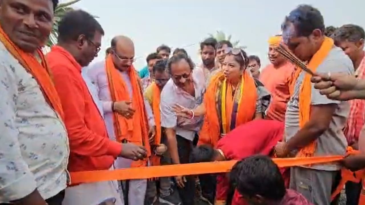 Birbhum News: কাটমানি না দেওয়ায় রাস্তার কাজ করতে দেয়নি তৃণমূল ...
