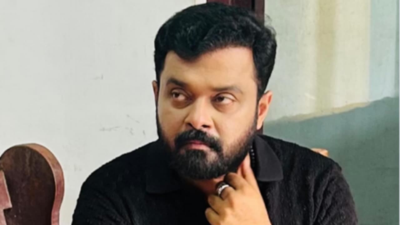 'എല്ലാം കൂടെ എന്റെ തലയിൽ വെക്കണ്ട, അവരുടെ ആദ്യ ഭർത്താവല്ല ഞാൻ'; വിമ ...