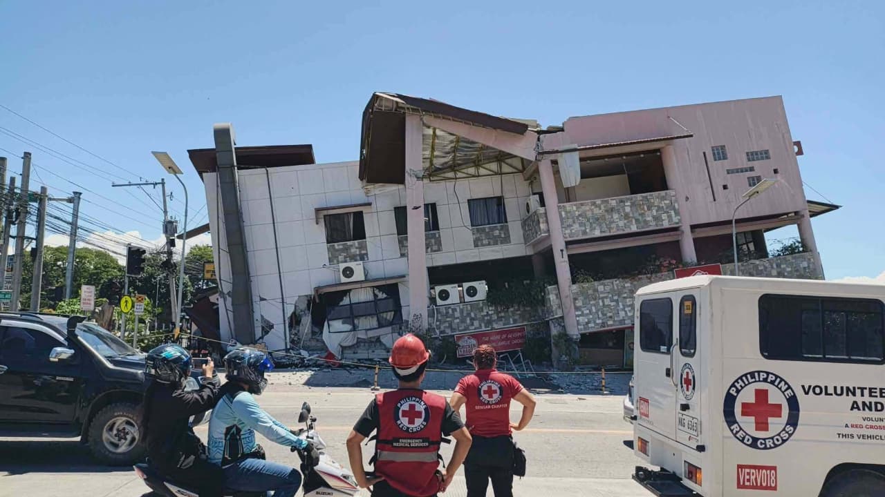 Philippines Earthquake Aftermath: 7.8 Magnitude Quake Lifts Seabed by 2 ...