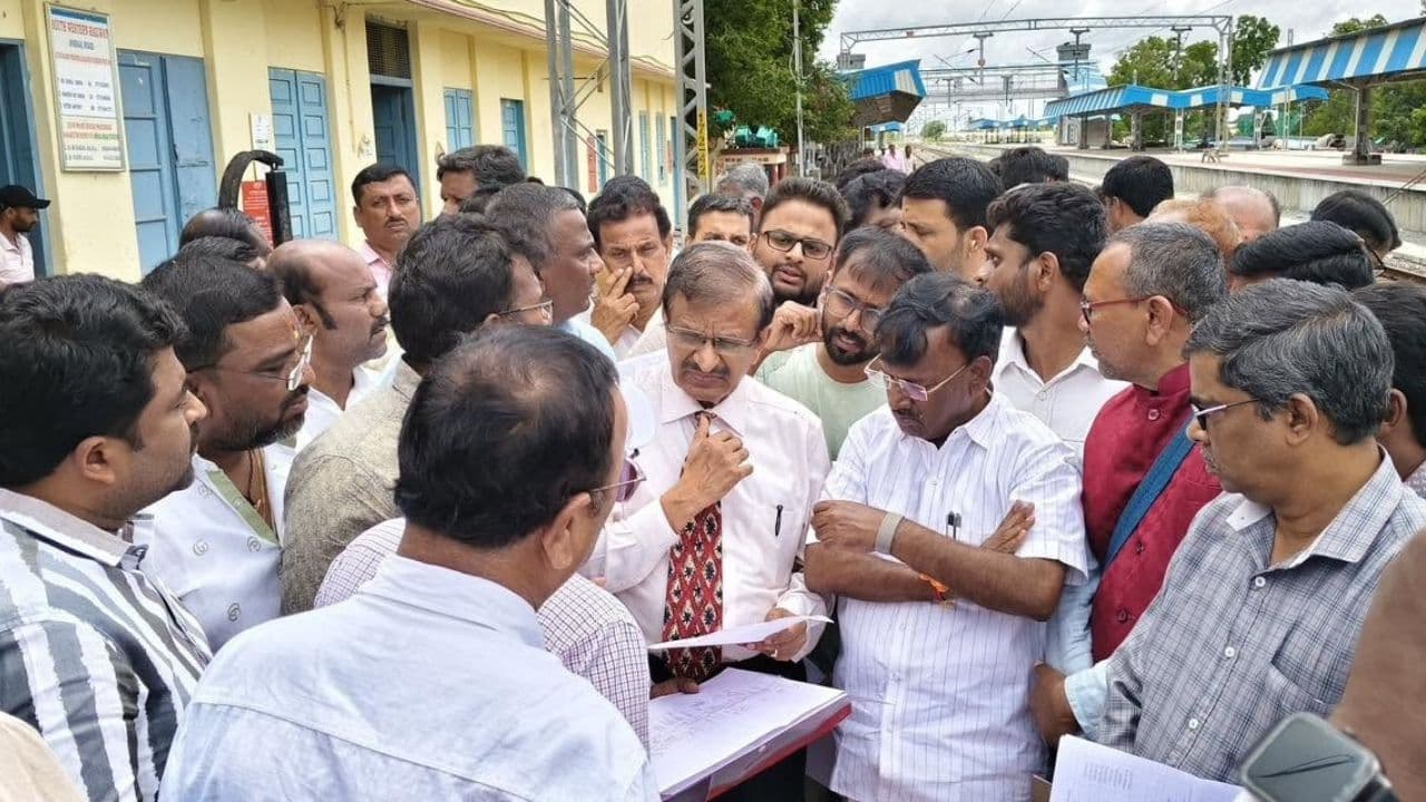 Anekal-Attibele Railway Gate Issue: MP CN Manjunath Promises Swift ...