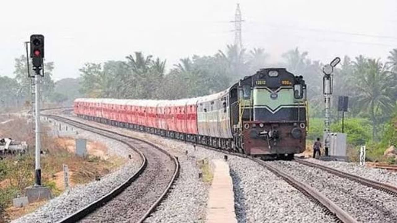 Mangaluru Railway Updates: ಮಂಗಳೂರು ರೈಲು ಪ್ರಯಾಣಿಕರಿಗೆ ಒಂದು ಕಹಿ, ಒಂದು ...