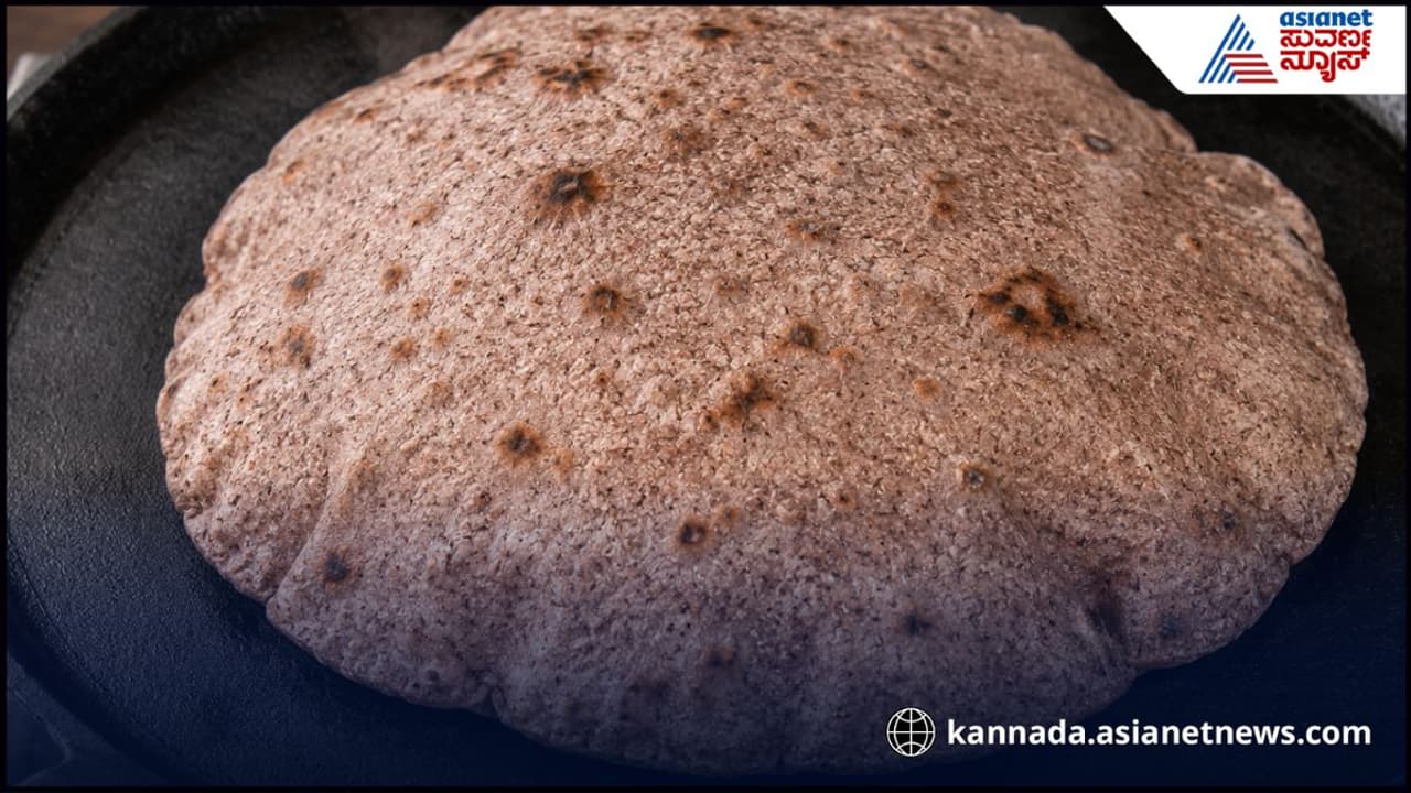 ರಾಗಿ ರೊಟ್ಟಿ ಗಟ್ಟಿಯಾಗ್ತಿದ್ಯಾ? ಈ ಟ್ರಿಕ್ಸ್ ಫಾಲೋ ಮಾಡಿ ಮೃದುವಾದ ರೊಟ್ಟಿ ...