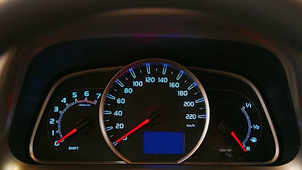 Car lights: ಕಾರಿನ ಡ್ಯಾಶ್‌ಬೋರ್ಡ್‌ನಲ್ಲಿ ಯಾವತ್ತೂ ಈ ಲೈಟ್‌ ಕಾಣಬಾರದು, ಇದು ...