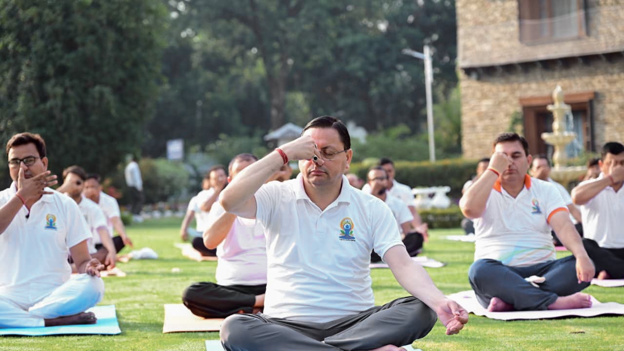 Uttarakhand CM Dhami Participates In 'Run For Yoga' Event In Dehradun ...