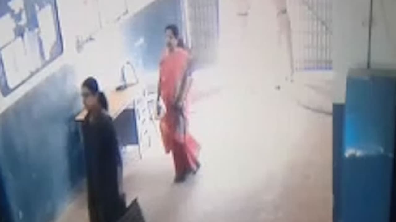 Proof to 'VIP treatment' to Sasikala in prisons? DIG Roopa submits ...