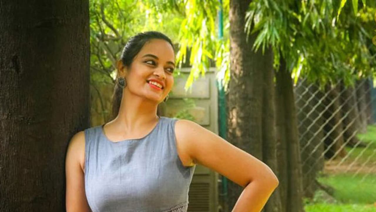 അശ്ലീല കമന്റുകള്‍ക്ക് കാരണം കാമഭ്രാന്ത്- പൊട്ടിത്തെറിച്ച് നടി | suja ...