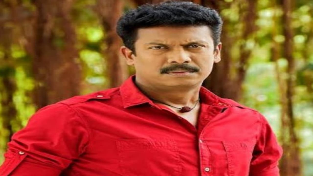 இவங்க தான் சமுத்திரக்கனி மனைவியா..? அழகு மகன் மற்றும் மகளோடு எடுத்து ...