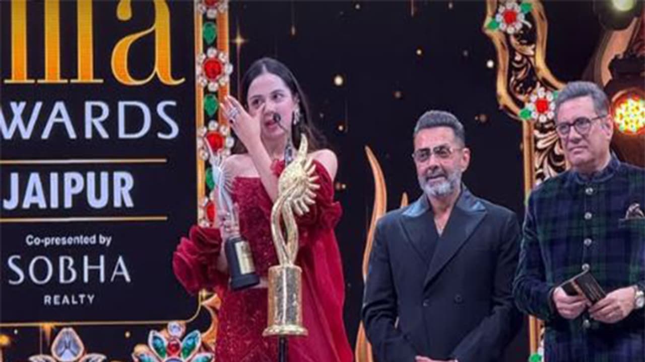 IIFA 2025 Winner: नीतांशी गोयल बनीं बेस्ट एक्ट्रेस, ‘लापता लेडीज’ से ...