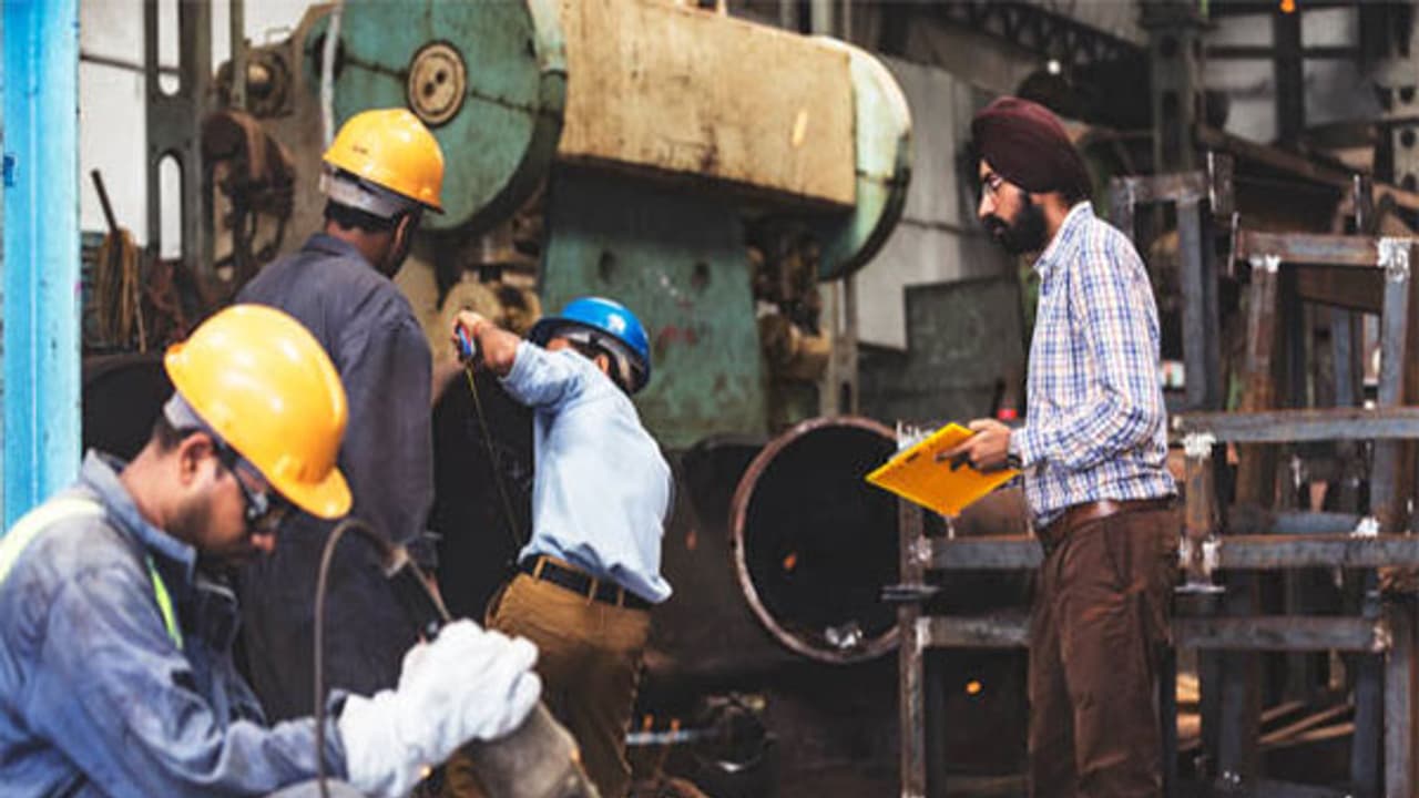 India Industrial Growth: जनवरी में IIP 5% बढ़ा, मैन्युफैक्चरिंग और ...