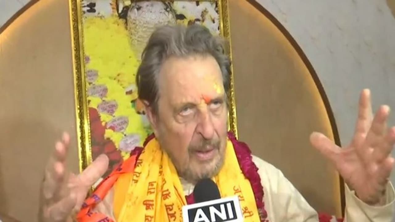 Errol Musk visits Ayodhya, offers prayers at Ram Temple and ...