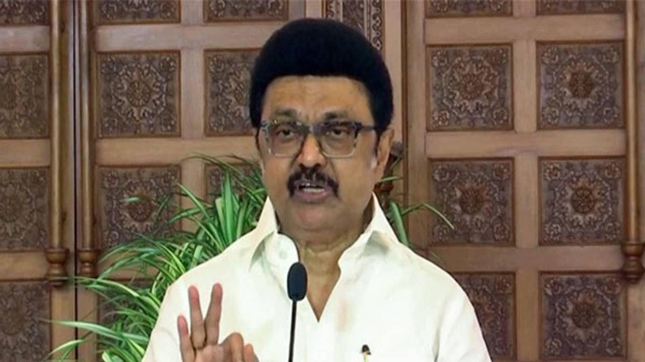 M K Stalin: అస్వ‌స్థ‌తతో ఆసుప‌త్రిలో చేరిన త‌మిళ‌నాడు సీఎం.. వైద్యులు ...