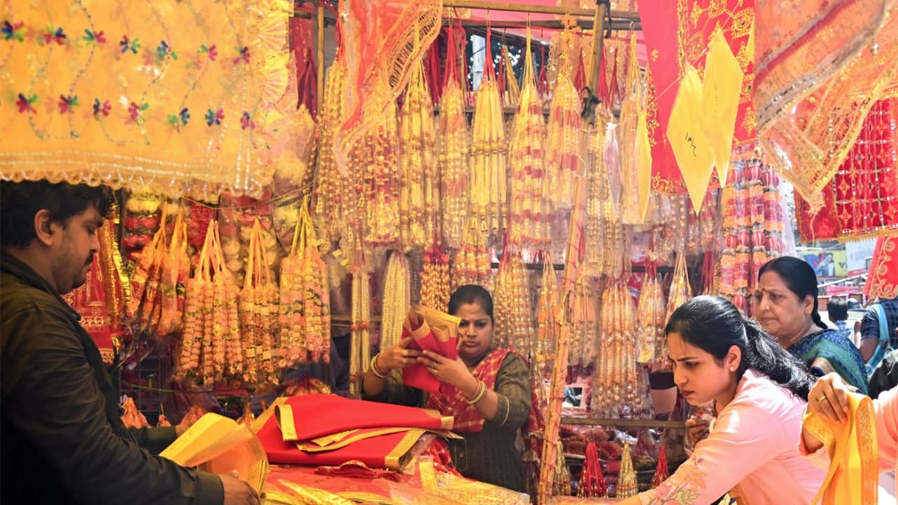 Consumer Spending Expected To Touch Rs 14 lakh Crore This Festive ...
