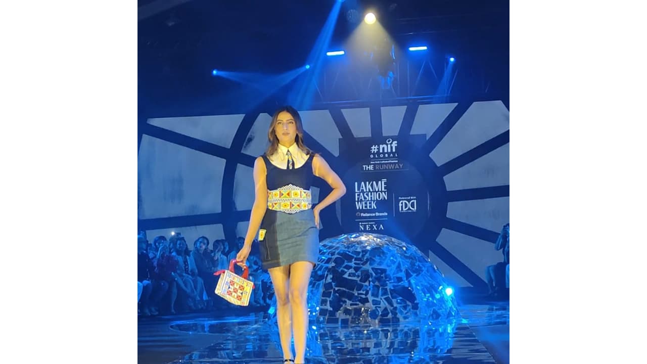 Palak Tiwari Turns Heads at Lakme Fashion Week in Stunning Navy Blue ...
