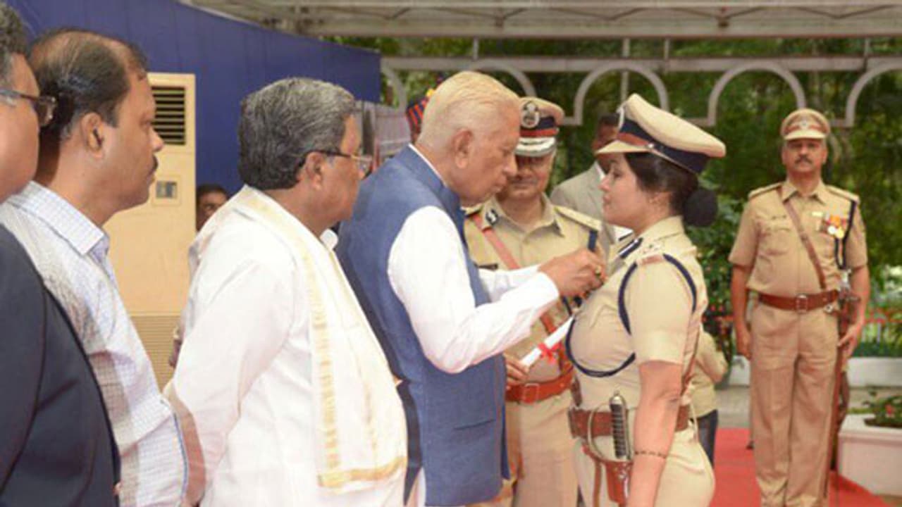 Whistleblower DIG Roopa conferred President's Medal | Asianet Newsable