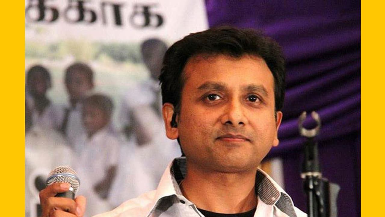 Singer Unnikrishnan duped by online fraudsters, loses ₹1.62 lakhs ...