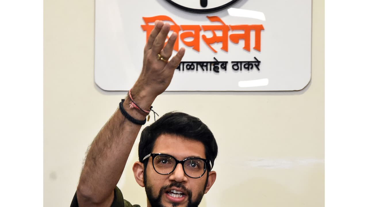 Aaditya Thackeray slams BJP's 'silence' as Rupee hits new low of 92 ...