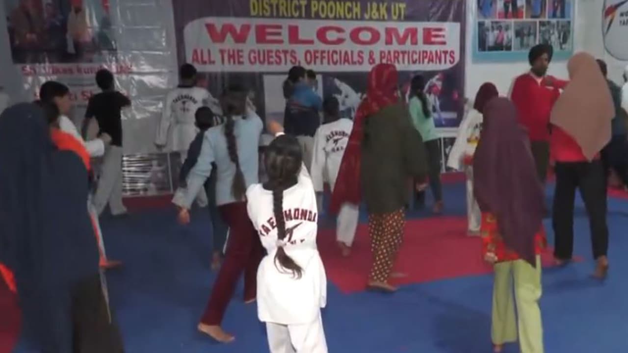 Poonch: Taekwondo classes empower young girls with self-defence skills ...