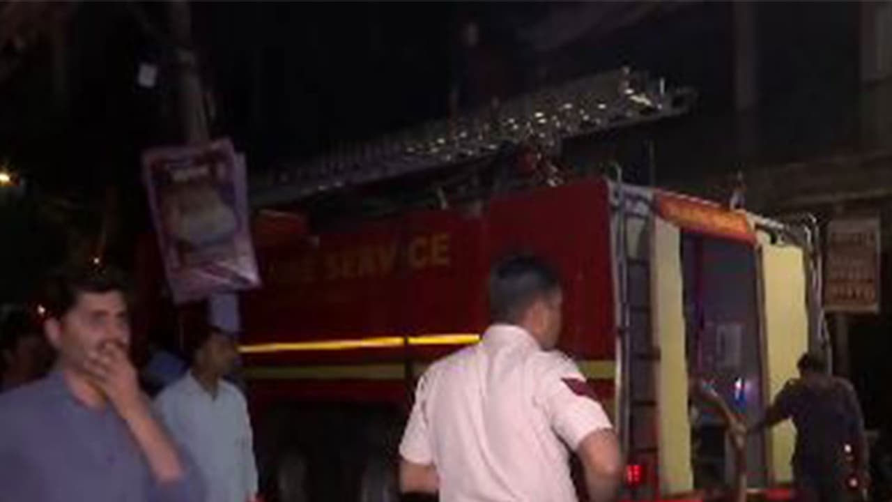 Major fire engulfs scrap factory in J&K's Anantnag, causes panic ...