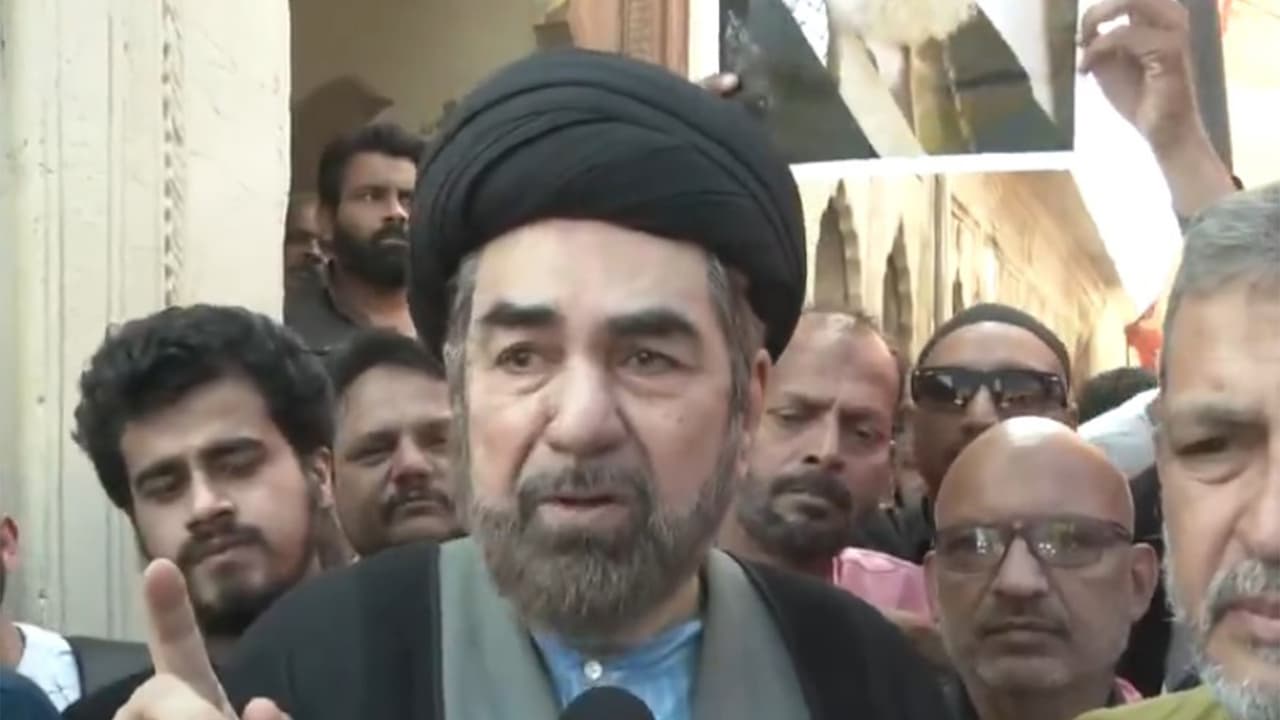 Lucknow: Shia cleric leads protest against US, urges support for Iran ...