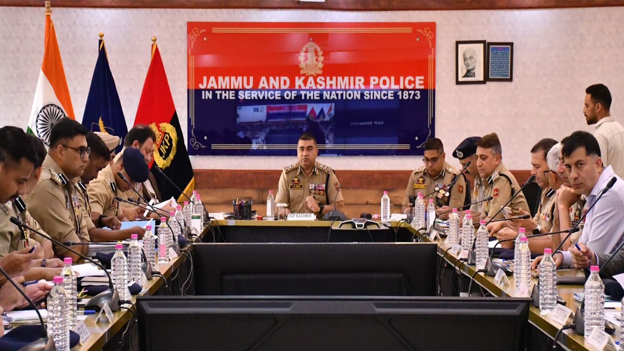 Kashmir IGP VK Birdi reviews security for Amarnath Yatra, festivals ...
