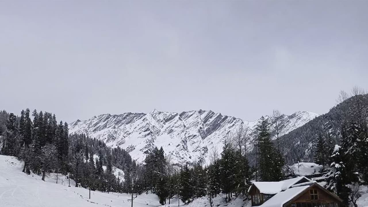 Solang Valley: March snow revives tourism, adventure activities resume ...