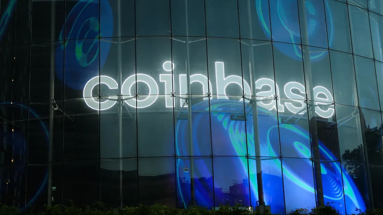 Coinbase Shares Under Pressure Despite Solana-Base Bridge And ...