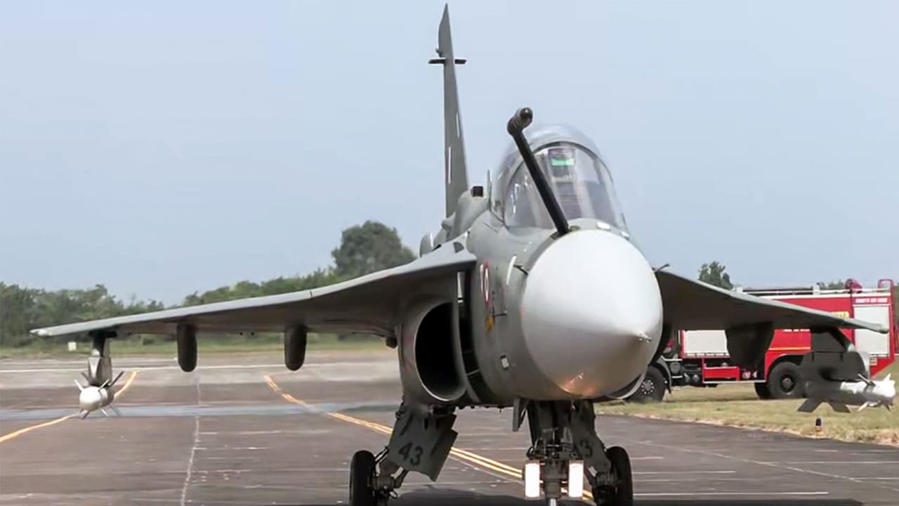 HAL clarifies LCA Tejas incident, says 'no crash, just minor issue ...