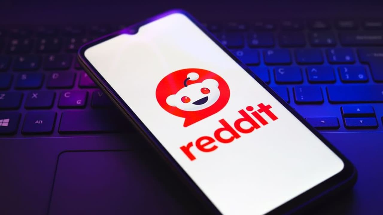 Reddit Down For More Than 100,000 Users Globally – Here’s Why ...