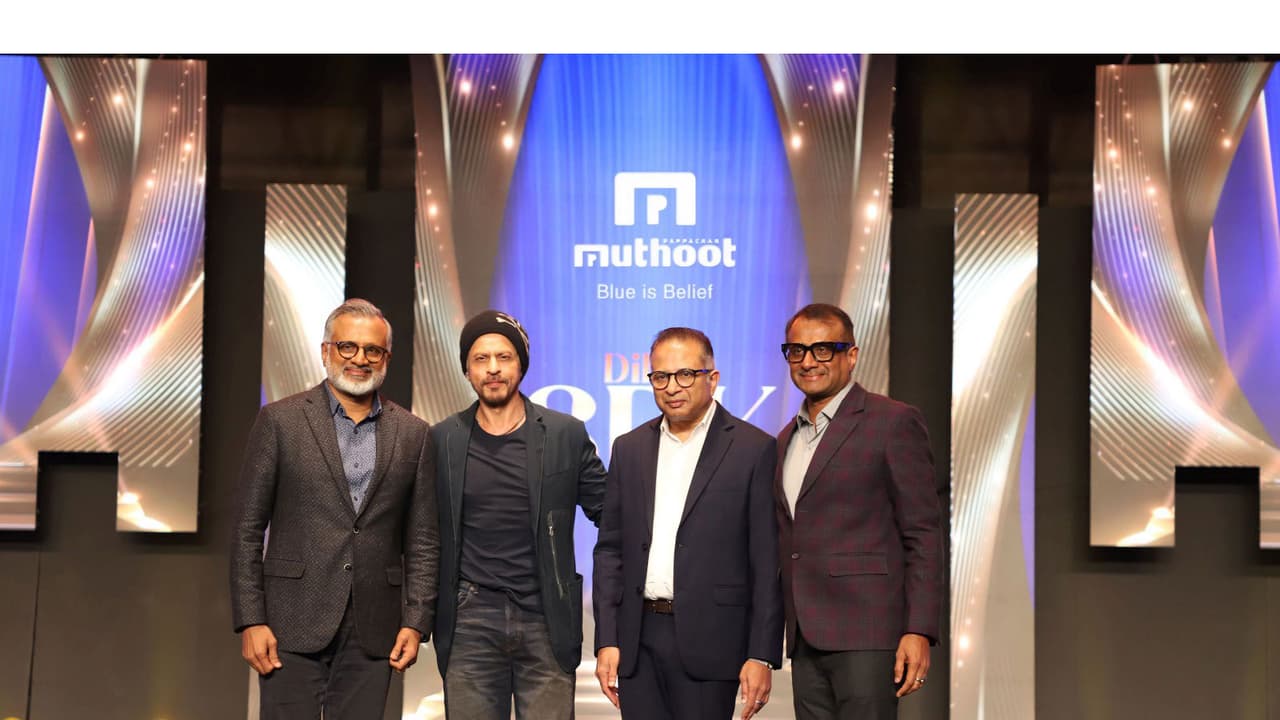 Shah Rukh Khan hosts Muthoot FinCorp's 'Dil Se Awards' in Mumbai ...