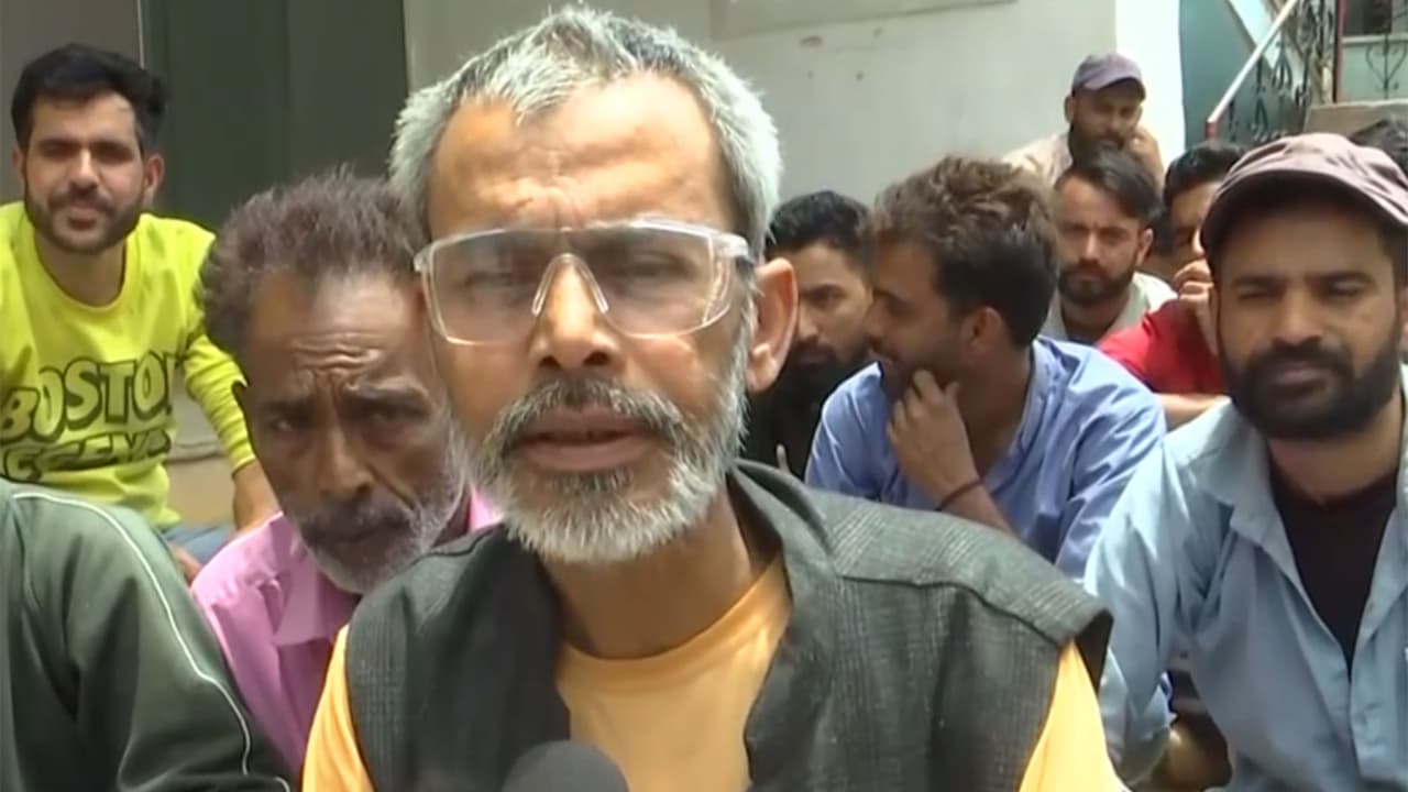J&K: Doda sanitation workers strike for regularisation, better wages ...