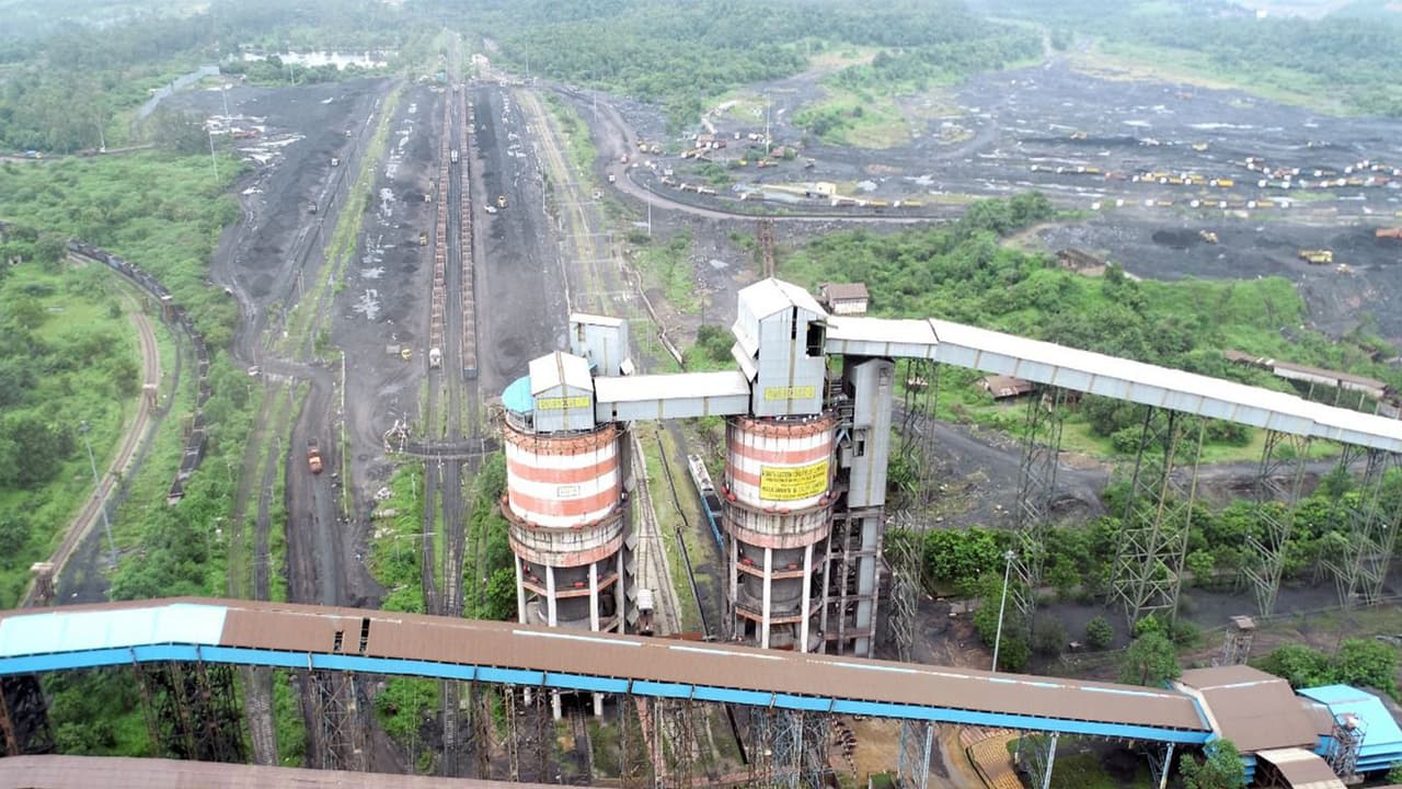 SECL sets record in FY 2025-26 with growth in coal production, offtake ...