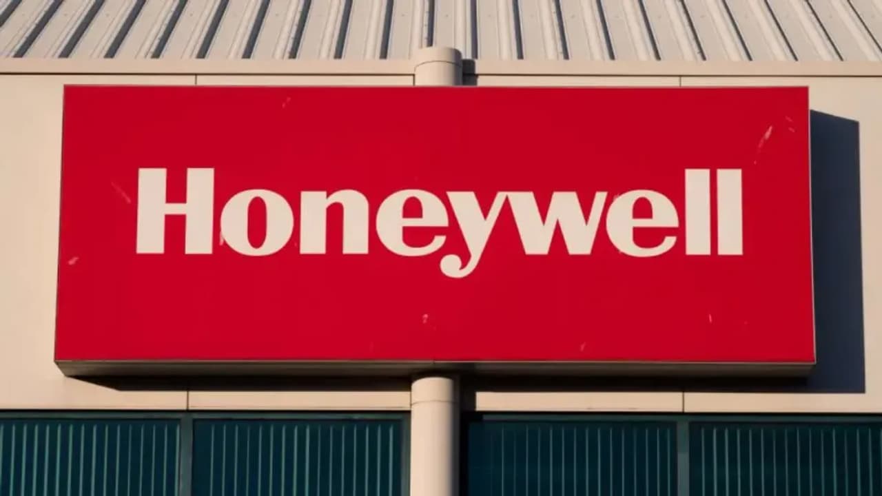 Honeywell Stock Flirts With ‘Death Cross’ Zone — Retail Traders Remain ...