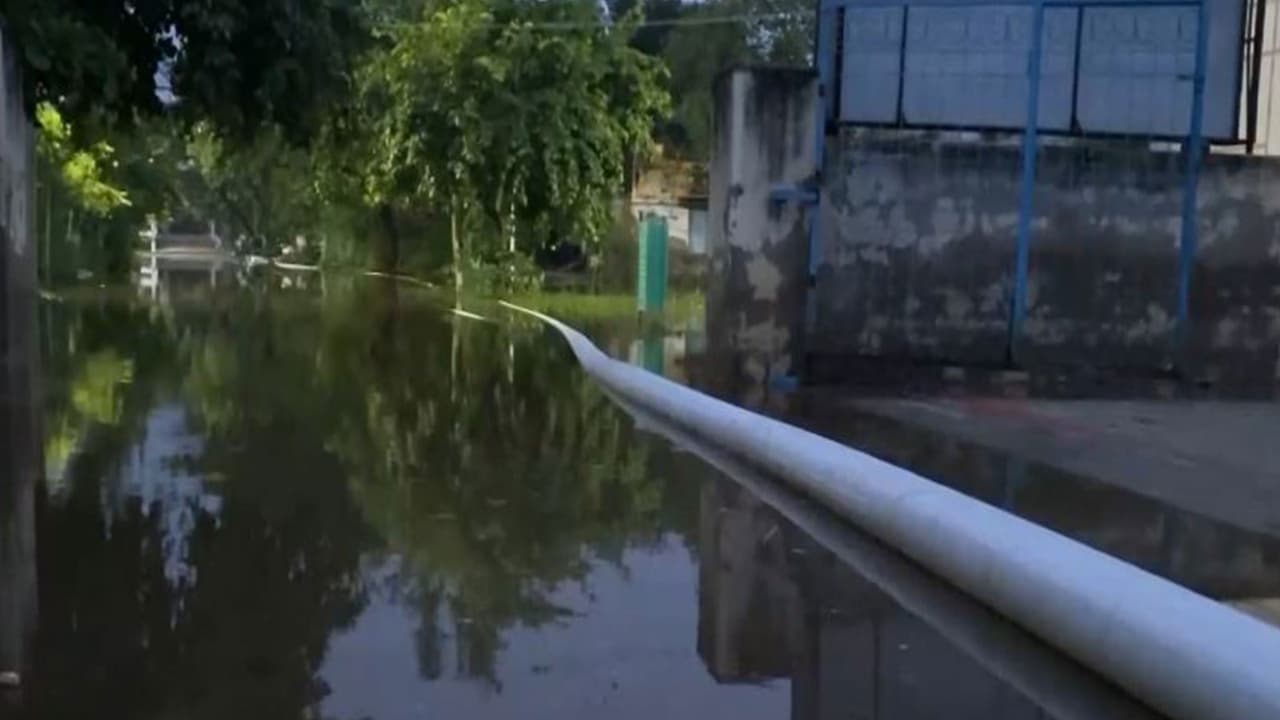 Thoothukudi inundated as heavy rainfall triggers severe waterlogging ...