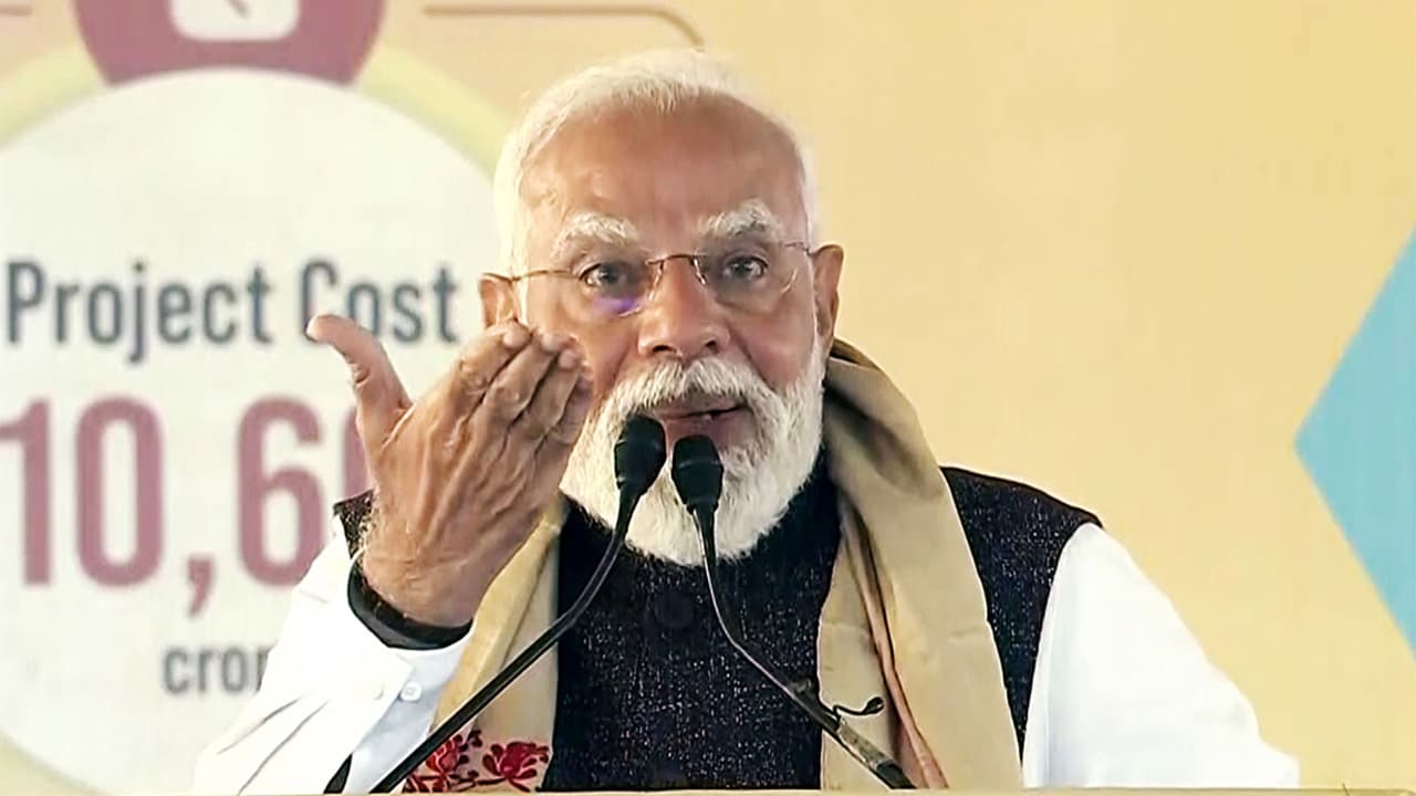 PM Modi pays homage to Madan Mohan Malaviya on his birth anniversary ...